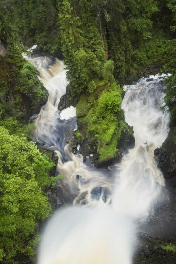 How to Take Long Exposure Photos of Waterfalls + Water